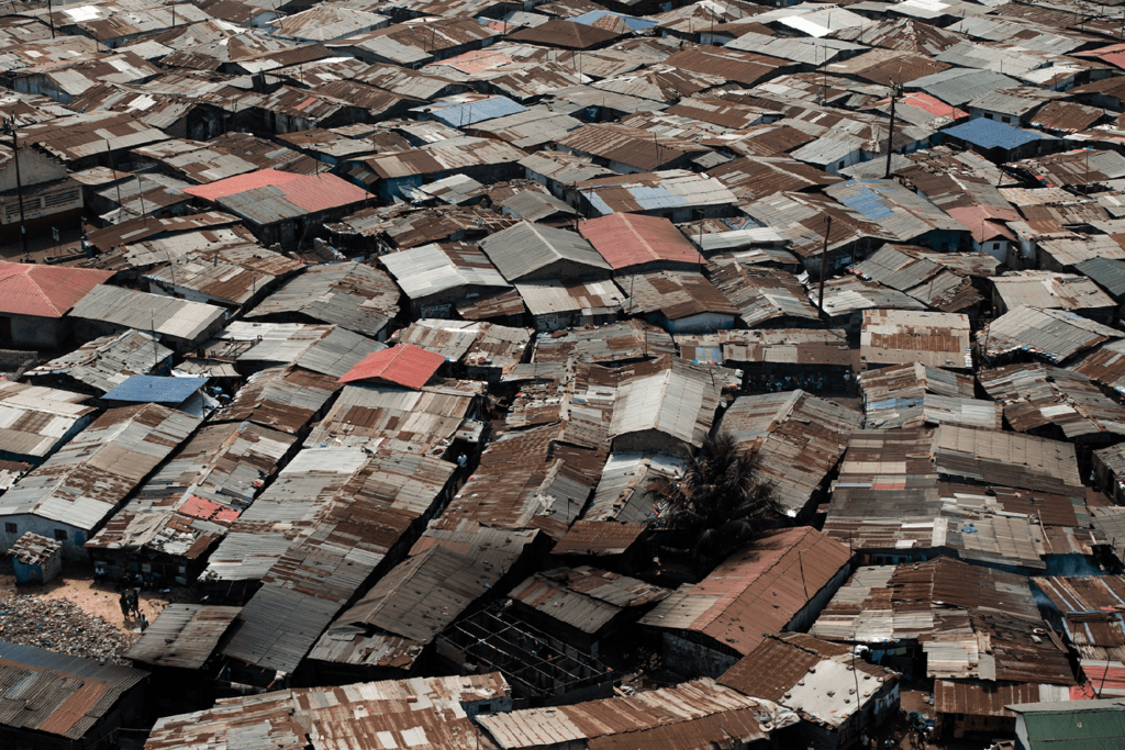 The missing link: improving urban informal resilience through climate ...